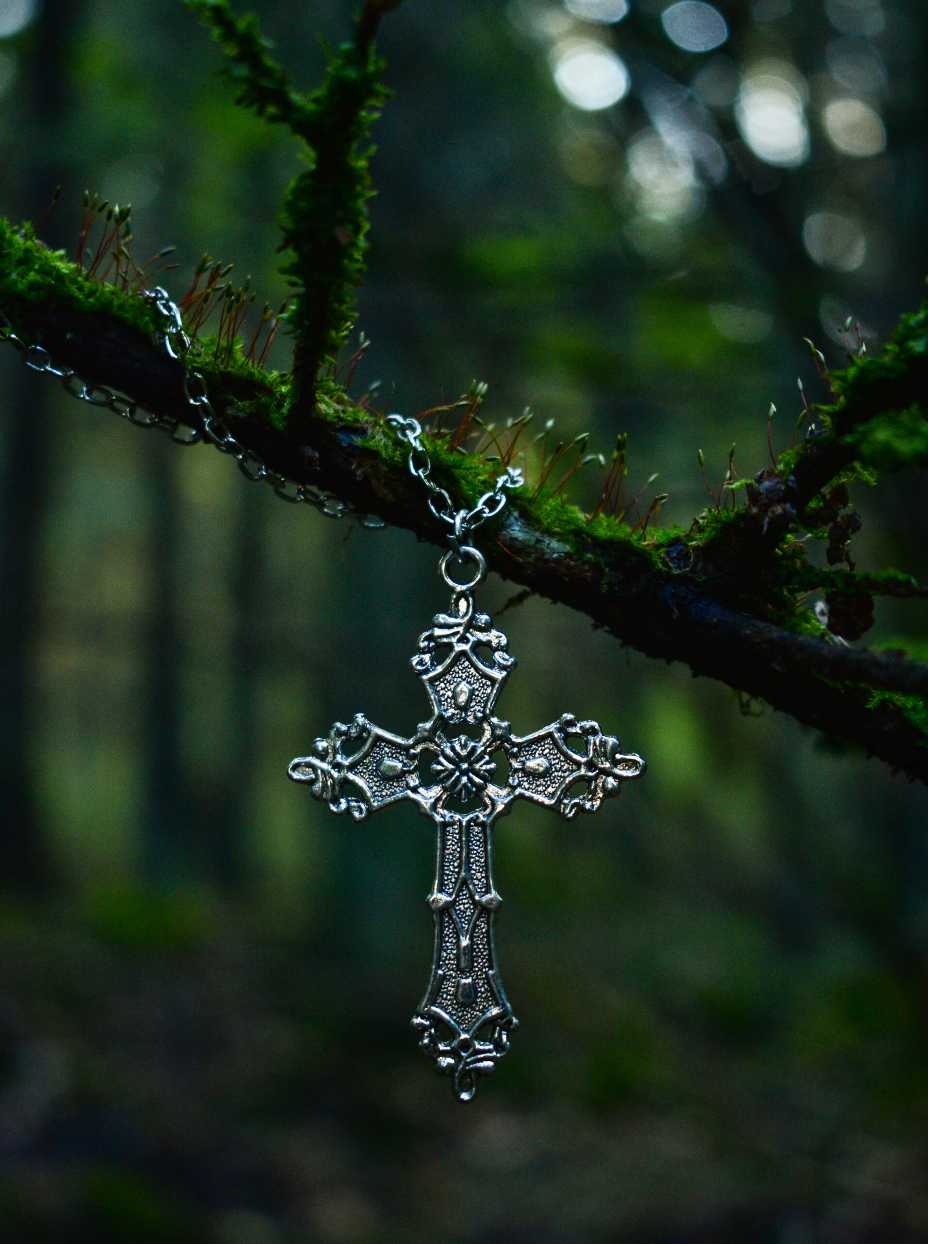 Risti kujuline kaelakett - Rongabutiik