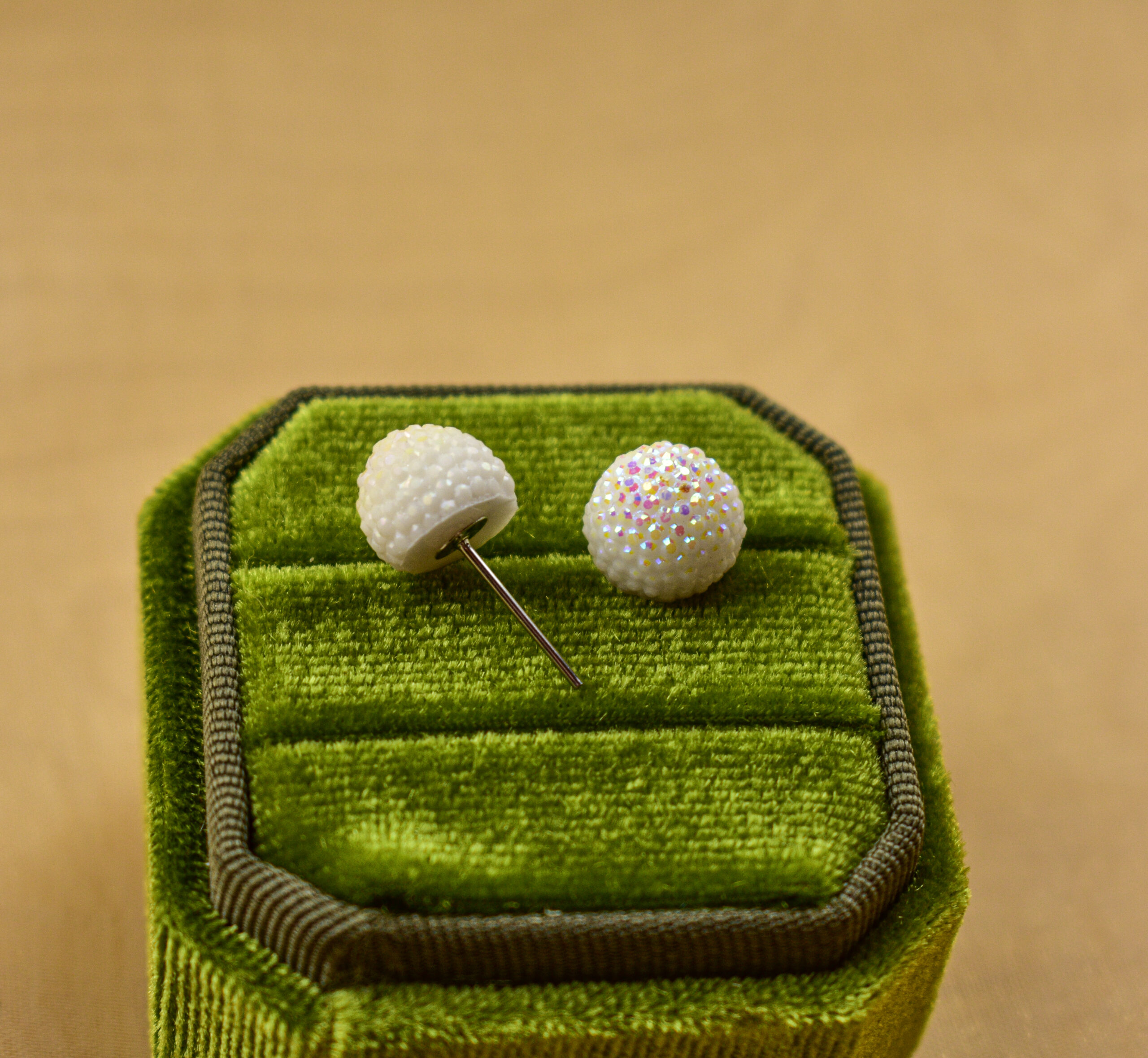 Valged kera täpp kõrvarõngad - Rongabutiik